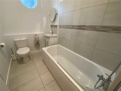 Property details for 8 Danescourt Road, Tettenhall, Wolverhampton Per ...